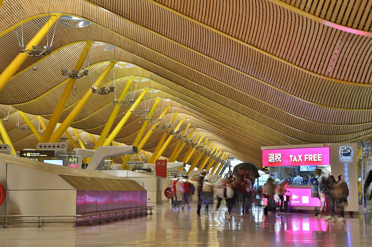 Τα 8 πιο εντυπωσιακά αεροδρόμια στον κόσμο - Travel with no map